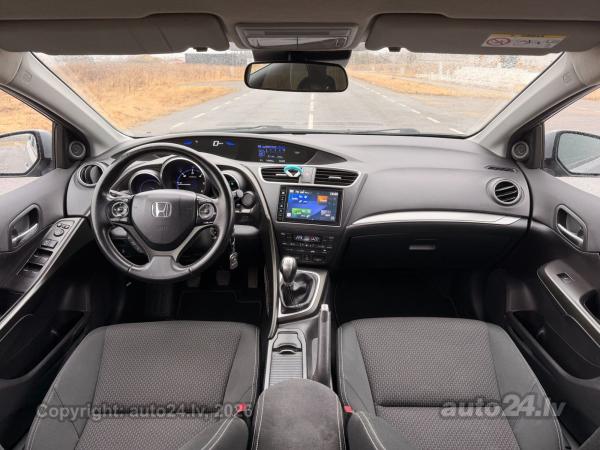 Grey Honda Civic 2017 in Viljandi, with an engine capacity of 1.60 L and mileage of 150 thousand km for 12500 €, photo 7 on AUTOMOTO.COM.LV