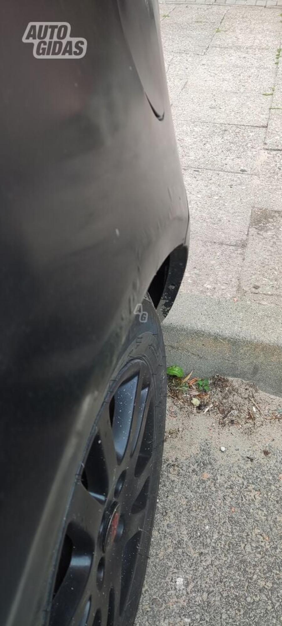 Honda Civic 2001 Klaipėda, ar dzinēja tilpumu 1.60 L un nobraukumu 272 tūkst. km par 1000 €, foto 13 vietnē AUTOMOTO.COM.LV