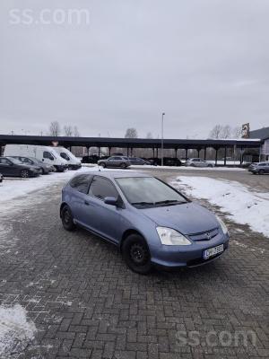 Honda Civic 2002 in Riga, with an engine capacity of 1.60 L and mileage of 249 thousand km for 800 €, photo 2 on AUTOMOTO.COM.LV