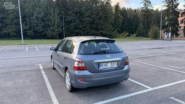 Honda Civic 2004 in Vilnius, with an engine capacity of 1.70 L and mileage of 190 thousand km for 1500 €, photo 4 on AUTOMOTO.COM.LV