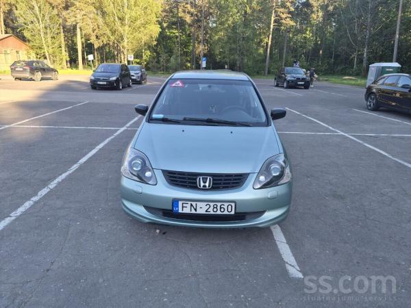 Honda Civic 2005 in Riga, with an engine capacity of 1.40 L and mileage of 260 thousand km for 800 €, photo 1 on AUTOMOTO.COM.LV