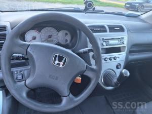 Honda Civic 2005 in Riga, with an engine capacity of 1.40 L and mileage of 260 thousand km for 800 €, photo 5 on AUTOMOTO.COM.LV