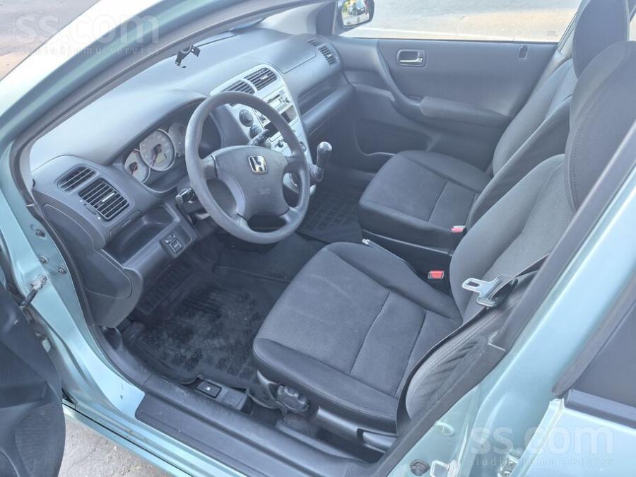 Honda Civic 2005 in Riga, with an engine capacity of 1.40 L and mileage of 260 thousand km for 800 €, photo 6 on AUTOMOTO.COM.LV