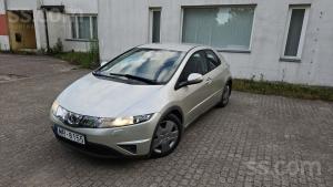Honda Civic 2006 in Riga, with an engine capacity of 1.80 L and mileage of 180 thousand km for 2200 €, photo 2 on AUTOMOTO.COM.LV