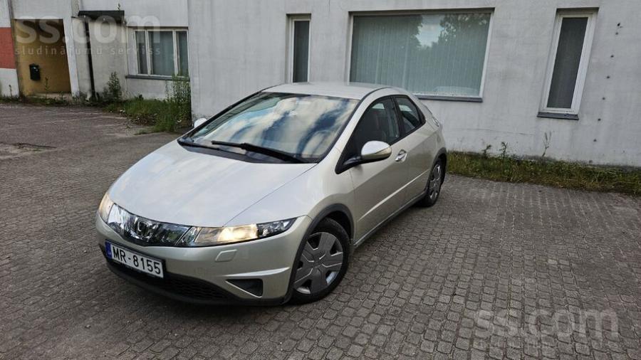 Honda Civic 2006 in Riga, with an engine capacity of 1.80 L and mileage of 180 thousand km for 2200 €, photo 2 on AUTOMOTO.COM.LV