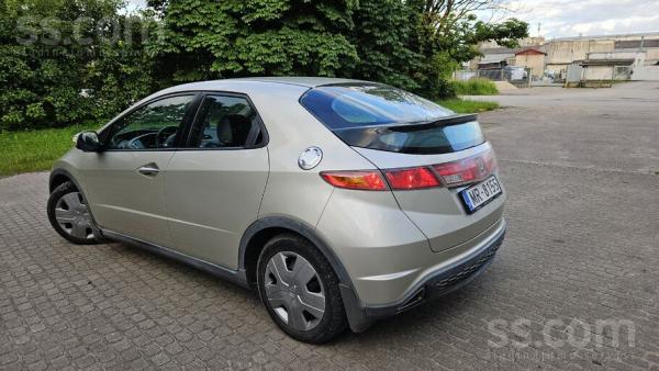 Honda Civic 2006 in Riga, with an engine capacity of 1.80 L and mileage of 180 thousand km for 2200 €, photo 4 on AUTOMOTO.COM.LV