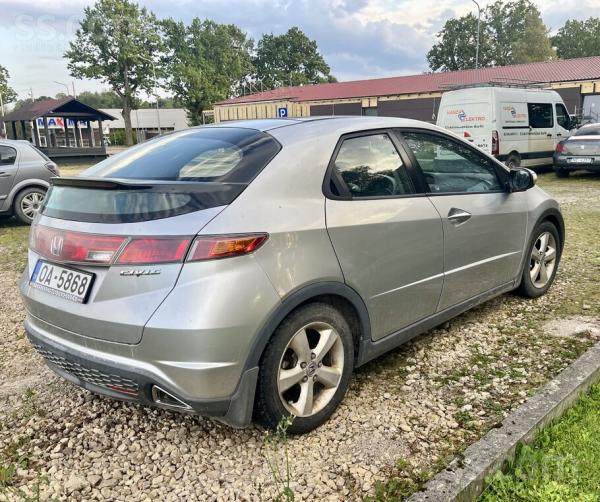 Honda Civic 2006 in Aizkraukle, with an engine capacity of 1.80 L and mileage of 217 thousand km for 1550 €, photo 5 on AUTOMOTO.COM.LV