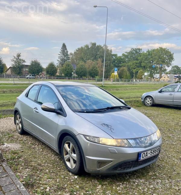 Honda Civic 2006 in Aizkraukle, with an engine capacity of 1.80 L and mileage of 217 thousand km for 1550 €, photo 7 on AUTOMOTO.COM.LV