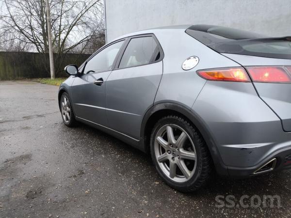 Honda Civic 2006 Rīga, ar dzinēja tilpumu 2.20 L un nobraukumu 350 tūkst. km par 1450 €, foto 2 vietnē AUTOMOTO.COM.LV