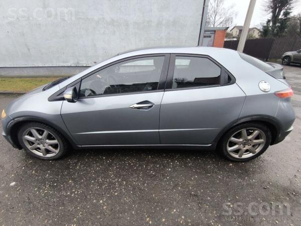 Honda Civic 2006 Rīga, ar dzinēja tilpumu 2.20 L un nobraukumu 350 tūkst. km par 1450 €, foto 10 vietnē AUTOMOTO.COM.LV