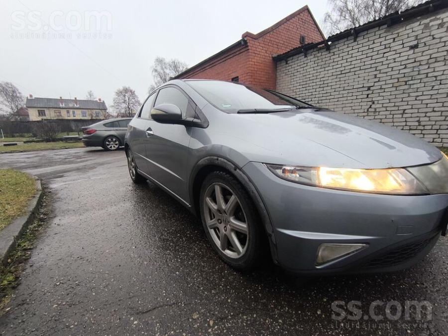 Honda Civic 2006 in Riga, with an engine capacity of 2.20 L and mileage of 350 thousand km for 1450 €, photo 11 on AUTOMOTO.COM.LV