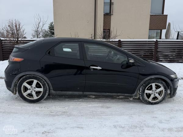 Honda Civic 2006 Viļņa, ar dzinēja tilpumu 2.20 L un nobraukumu 346 tūkst. km par 1400 €, foto 5 vietnē AUTOMOTO.COM.LV