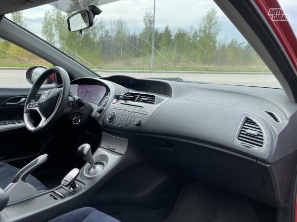 Honda Civic 2006 Šauļi, ar dzinēja tilpumu 1.30 L un nobraukumu 180 tūkst. km par 1650 €, foto 7 vietnē AUTOMOTO.COM.LV