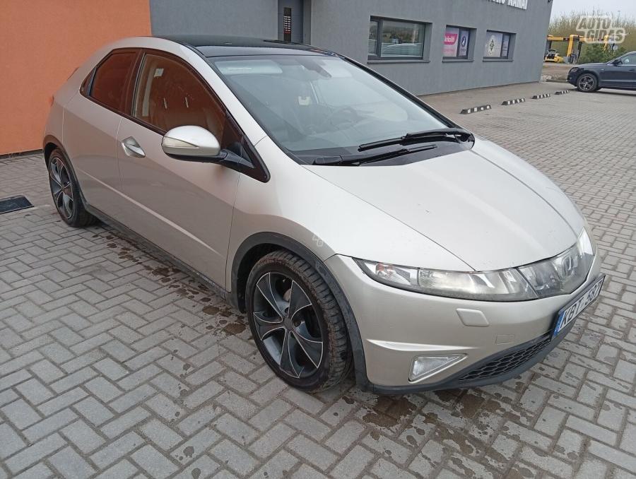 Honda Civic 2006 in Kretinga, with an engine capacity of 2.20 L and mileage of 360 thousand km for 1450 €, photo 1 on AUTOMOTO.COM.LV