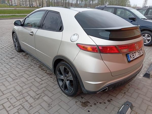 Honda Civic 2006 Kretinga, ar dzinēja tilpumu 2.20 L un nobraukumu 360 tūkst. km par 1450 €, foto 4 vietnē AUTOMOTO.COM.LV