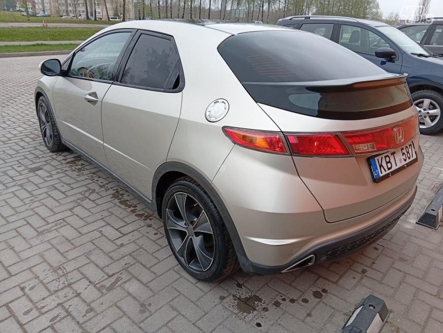 Honda Civic 2006 in Kretinga, with an engine capacity of 2.20 L and mileage of 360 thousand km for 1450 €, photo 5 on AUTOMOTO.COM.LV