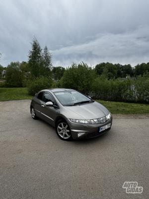 Honda Civic 2006 in Siauliai, with an engine capacity of 2.20 L and mileage of 290 thousand km for 1690 €, photo 4 on AUTOMOTO.COM.LV