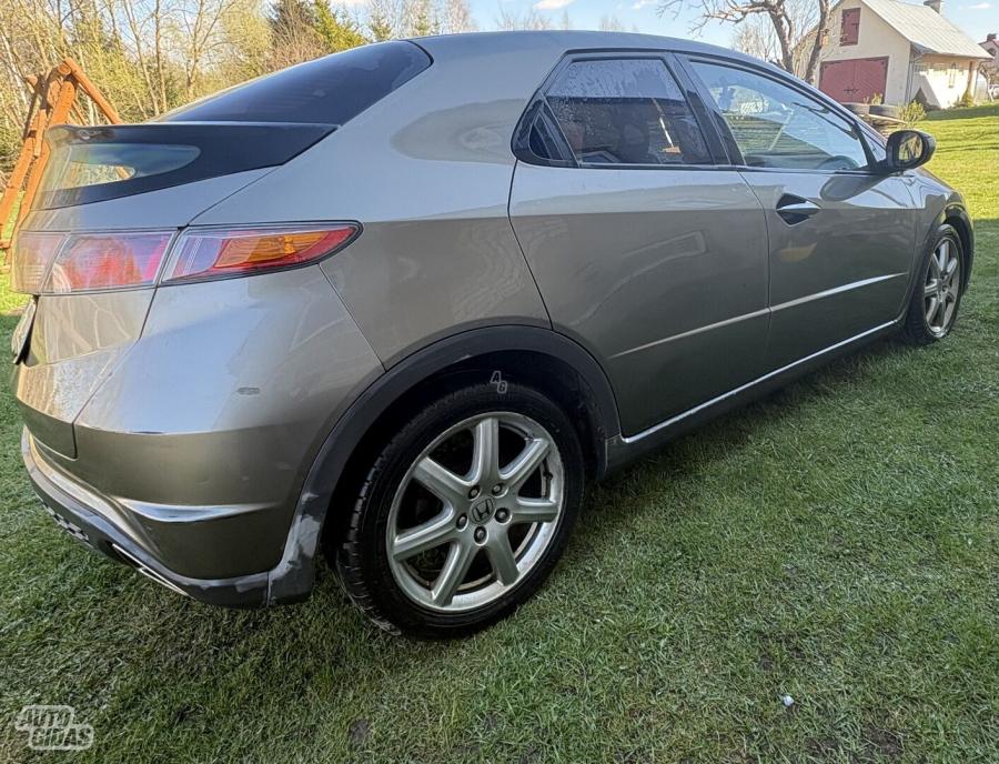 Honda Civic 2006 in Kupiskis, with an engine capacity of 2.20 L and mileage of 400 thousand km for 1400 €, photo 5 on AUTOMOTO.COM.LV