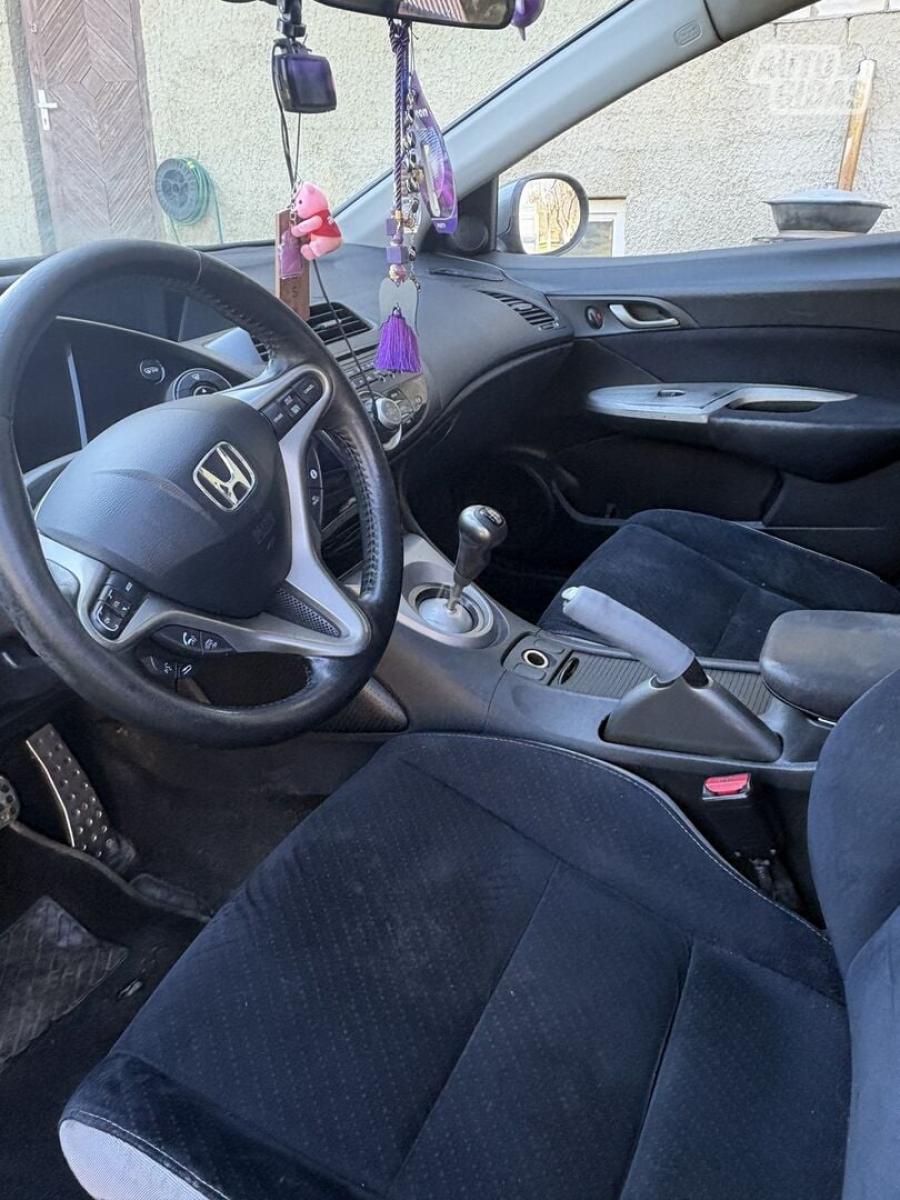 Honda Civic 2006 in Kupiskis, with an engine capacity of 2.20 L and mileage of 400 thousand km for 1400 €, photo 8 on AUTOMOTO.COM.LV