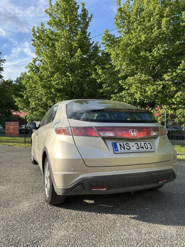 Honda Civic 2006 in Riga, with an engine capacity of 1.40 L and mileage of 141 thousand km for 3800 €, photo 2 on AUTOMOTO.COM.LV