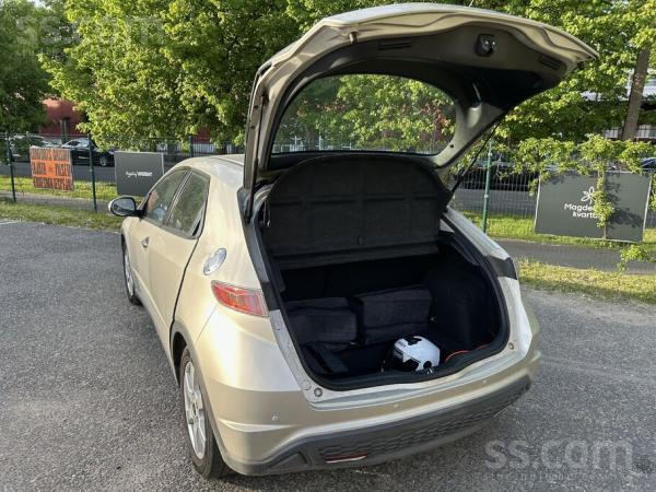 Honda Civic 2006 in Riga, with an engine capacity of 1.40 L and mileage of 141 thousand km for 3800 €, photo 4 on AUTOMOTO.COM.LV