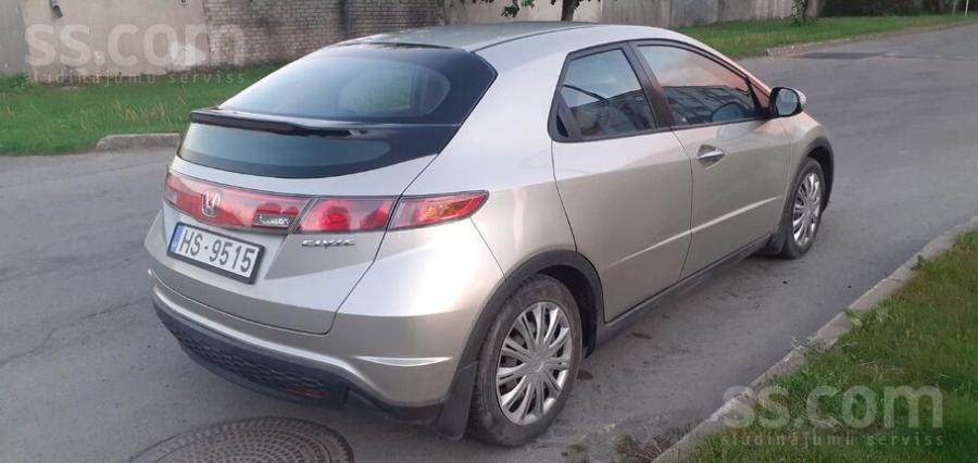 Honda Civic 2006 Rīga, ar dzinēja tilpumu 1.30 L un nobraukumu 219 tūkst. km par 1750 €, foto 7 vietnē AUTOMOTO.COM.LV
