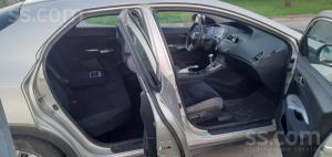 Honda Civic 2006 Rīga, ar dzinēja tilpumu 1.30 L un nobraukumu 219 tūkst. km par 1750 €, foto 8 vietnē AUTOMOTO.COM.LV
