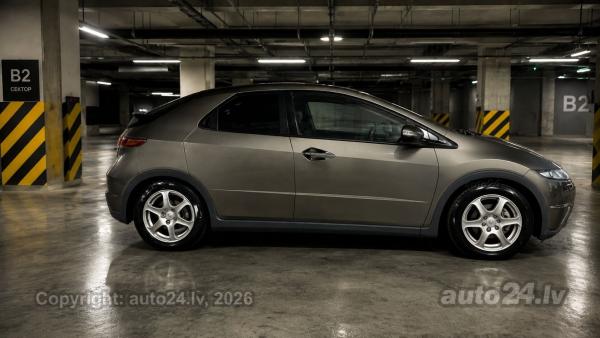 Honda Civic 2006 in Tallinn, with an engine capacity of 1.80 L and mileage of 266 thousand km for 2300 €, photo 2 on AUTOMOTO.COM.LV