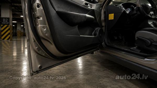 Honda Civic 2006 in Tallinn, with an engine capacity of 1.80 L and mileage of 266 thousand km for 2300 €, photo 5 on AUTOMOTO.COM.LV