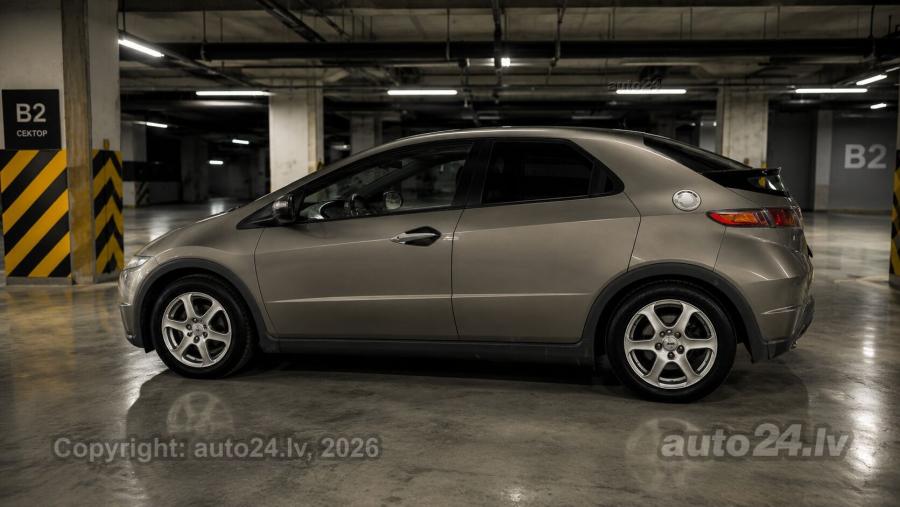Хонда Цивик 2006 в Таллин, объемом двигателя 1.80 л и пробегом 266 тыс. км за 2300 €, фото 1 на AUTOMOTO.COM.LV