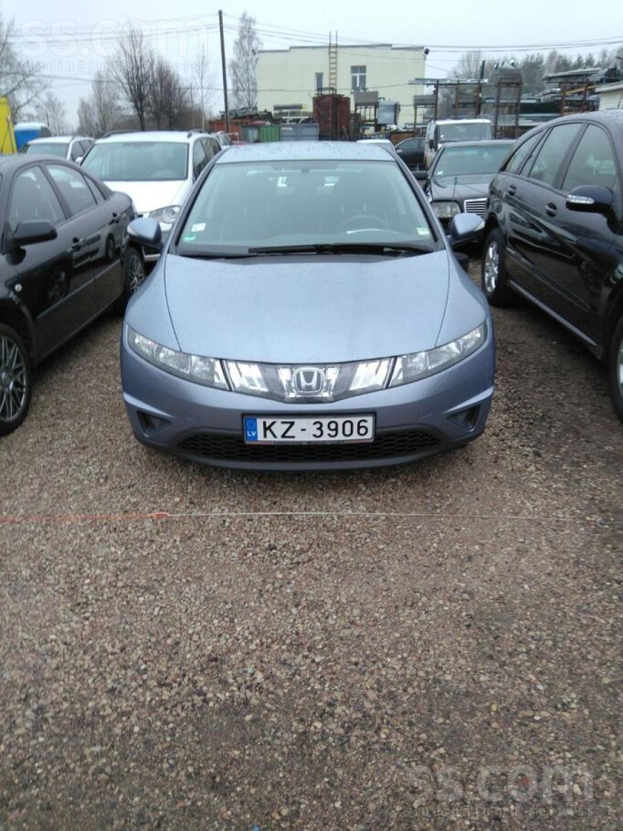 Honda Civic 2006 Preiļi, ar dzinēja tilpumu 2.20 L un nobraukumu 297 tūkst. km par 650 €, foto 3 vietnē AUTOMOTO.COM.LV
