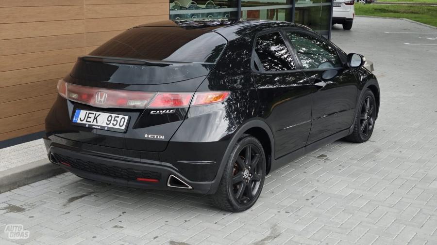 Honda Civic 2006 Alīta, ar dzinēja tilpumu 2.20 L un nobraukumu 353 tūkst. km par 1950 €, foto 5 vietnē AUTOMOTO.COM.LV