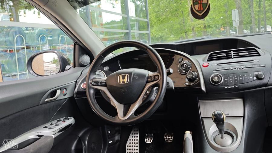 Honda Civic 2006 Alīta, ar dzinēja tilpumu 2.20 L un nobraukumu 353 tūkst. km par 1950 €, foto 11 vietnē AUTOMOTO.COM.LV