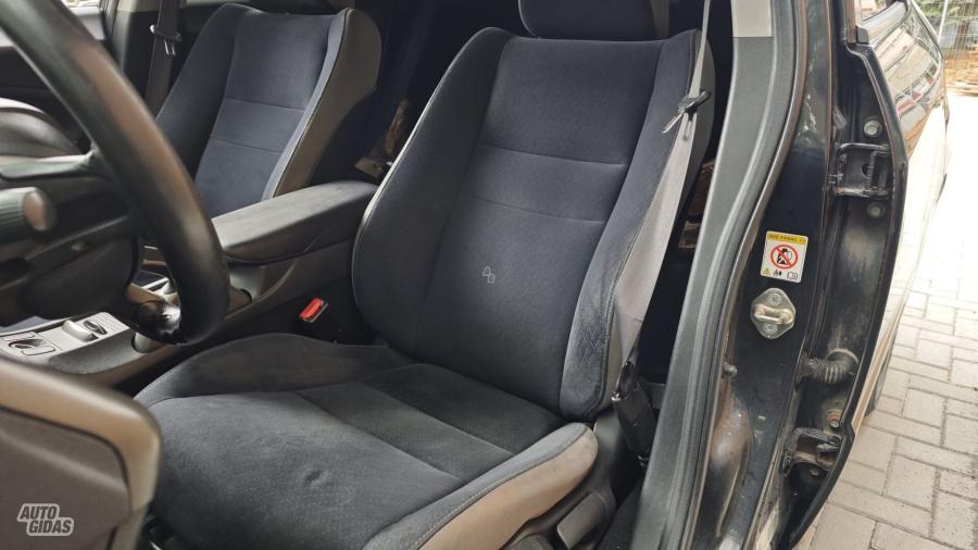 Honda Civic 2006 Alīta, ar dzinēja tilpumu 2.20 L un nobraukumu 353 tūkst. km par 1950 €, foto 12 vietnē AUTOMOTO.COM.LV