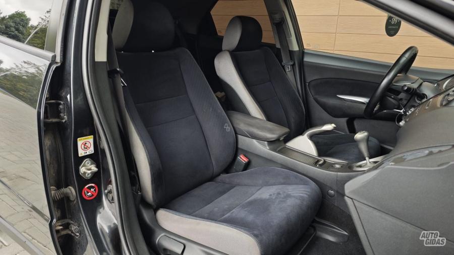 Honda Civic 2006 Alīta, ar dzinēja tilpumu 2.20 L un nobraukumu 353 tūkst. km par 1950 €, foto 13 vietnē AUTOMOTO.COM.LV