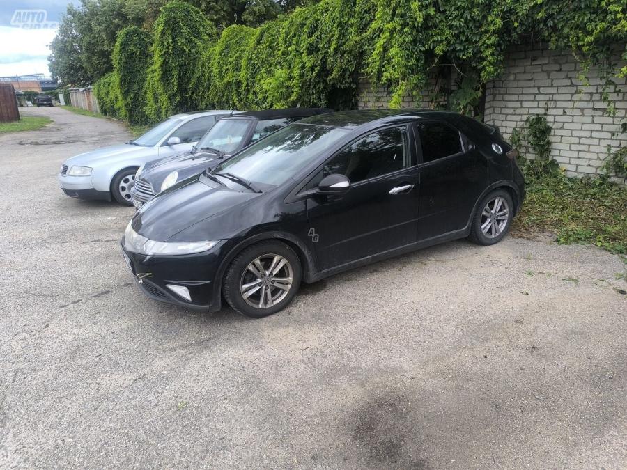 Honda Civic 2006 in Kaunas, with an engine capacity of 2.20 L and mileage of 300 thousand km for 499 €, photo 3 on AUTOMOTO.COM.LV