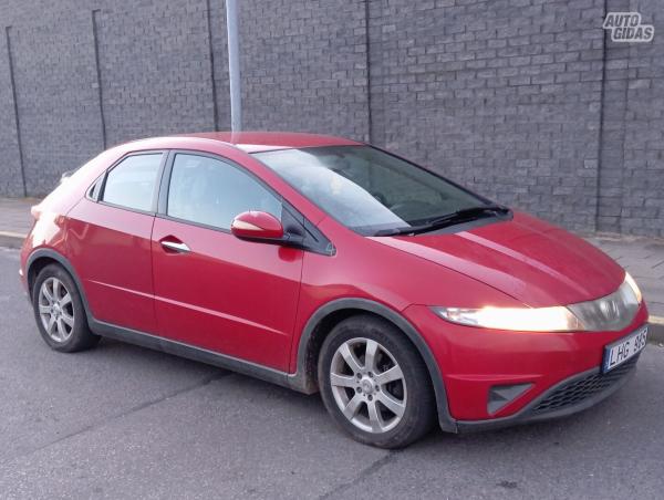 Honda Civic 2006 in Vilnius, with an engine capacity of 2.20 L and mileage of 360 thousand km for 1000 €, photo 1 on AUTOMOTO.COM.LV