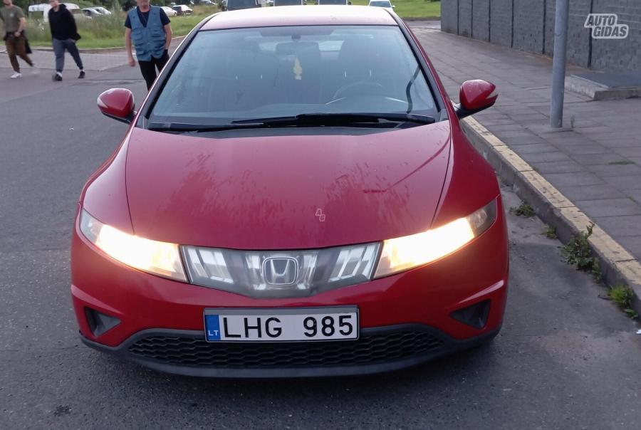 Honda Civic 2006 in Vilnius, with an engine capacity of 2.20 L and mileage of 360 thousand km for 1000 €, photo 6 on AUTOMOTO.COM.LV