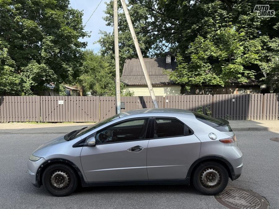 Honda Civic 2006 Viļņa, ar dzinēja tilpumu 2.20 L un nobraukumu 215 tūkst. km par 650 €, foto 3 vietnē AUTOMOTO.COM.LV