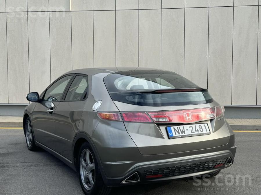 Honda Civic 2006 Rīga, ar dzinēja tilpumu 1.80 L un nobraukumu 238 tūkst. km par 1200 €, foto 4 vietnē AUTOMOTO.COM.LV