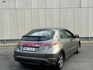 Honda Civic 2006 Rīga, ar dzinēja tilpumu 1.80 L un nobraukumu 238 tūkst. km par 1200 €, foto 5 vietnē AUTOMOTO.COM.LV