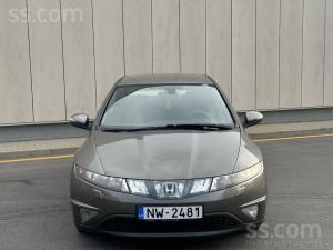 Honda Civic 2006 Rīga, ar dzinēja tilpumu 1.80 L un nobraukumu 238 tūkst. km par 1200 €, foto 9 vietnē AUTOMOTO.COM.LV