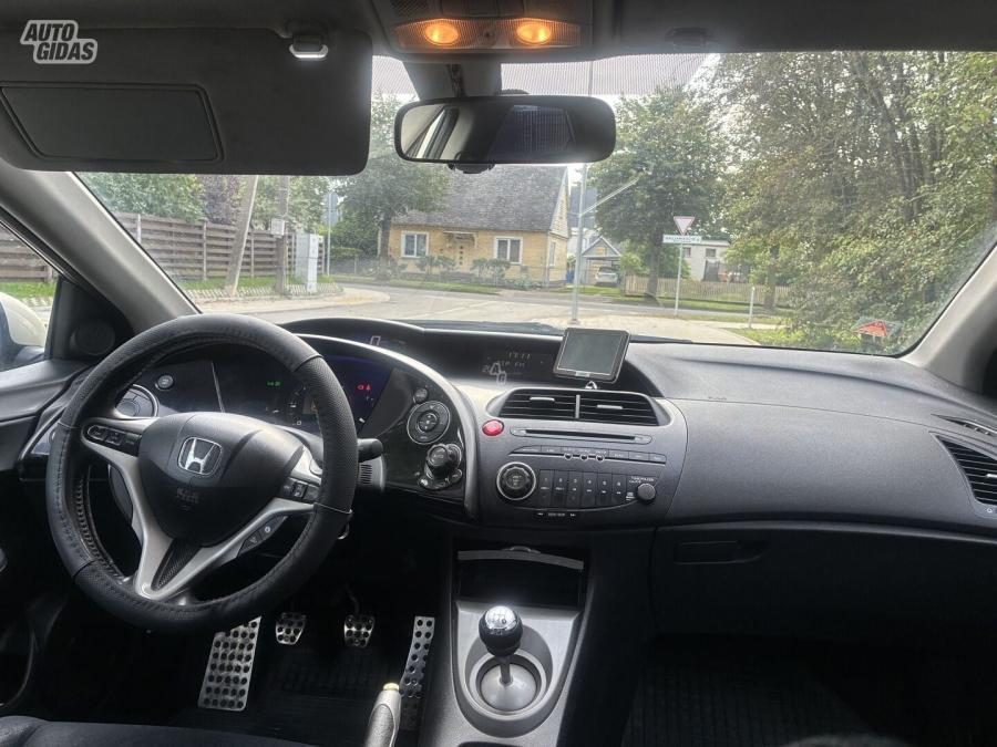 Honda Civic 2006 Panevēža, ar dzinēja tilpumu 2.20 L un nobraukumu 429 tūkst. km par 1500 €, foto 4 vietnē AUTOMOTO.COM.LV