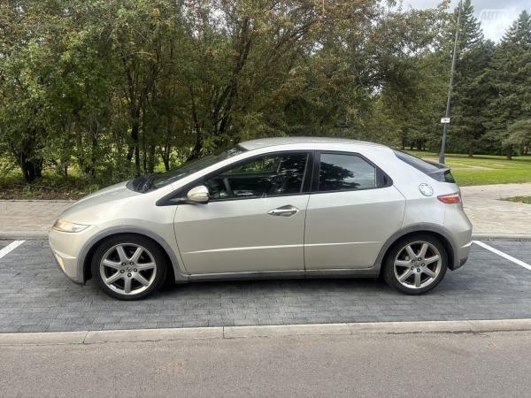 Honda Civic 2006 Panevēža, ar dzinēja tilpumu 2.20 L un nobraukumu 429 tūkst. km par 1500 €, foto 7 vietnē AUTOMOTO.COM.LV