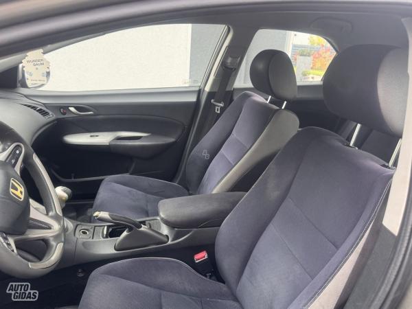 Honda Civic 2006 in Kaunas, with an engine capacity of 2.20 L and mileage of 300 thousand km for 1100 €, photo 6 on AUTOMOTO.COM.LV