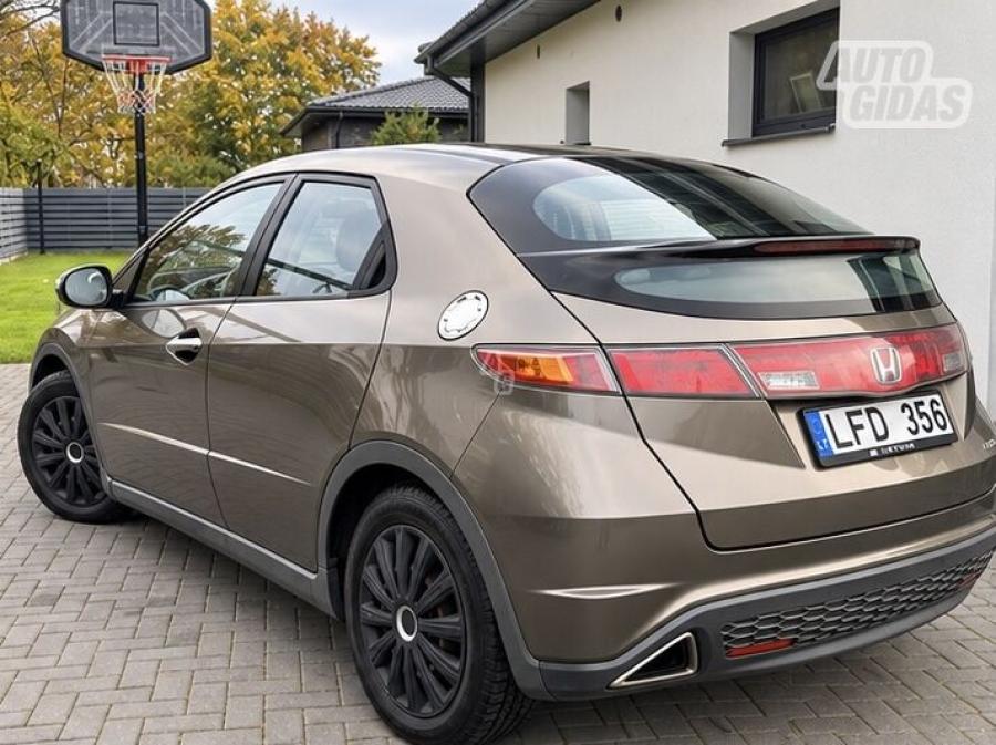 Honda Civic 2006 in Kaunas, with an engine capacity of 2.20 L and mileage of 300 thousand km for 750 €, photo 1 on AUTOMOTO.COM.LV