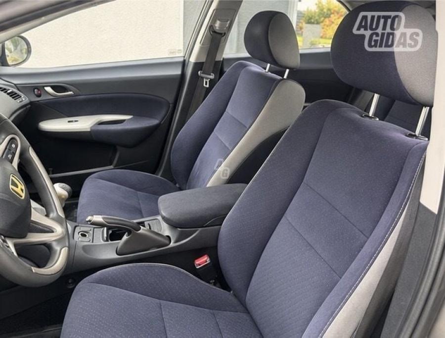 Honda Civic 2006 in Kaunas, with an engine capacity of 2.20 L and mileage of 300 thousand km for 750 €, photo 6 on AUTOMOTO.COM.LV