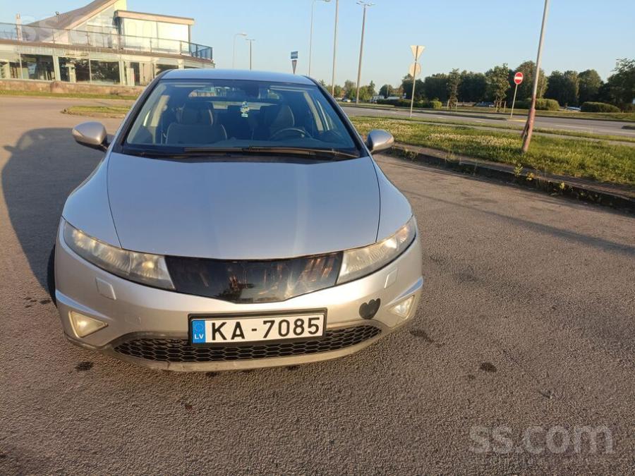 Honda Civic 2007 in Riga, with an engine capacity of 1.80 L and mileage of 310 thousand km for 900 €, photo 7 on AUTOMOTO.COM.LV