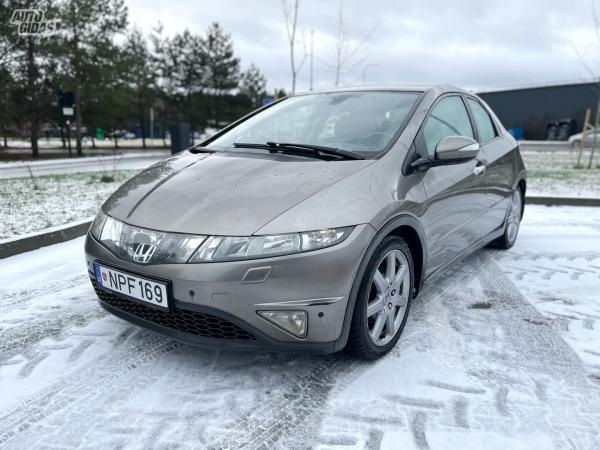 Honda Civic 2007 Viļņa, ar dzinēja tilpumu 1.80 L un nobraukumu 270 tūkst. km par 950 €, foto 1 vietnē AUTOMOTO.COM.LV