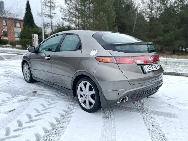 Honda Civic 2007 Viļņa, ar dzinēja tilpumu 1.80 L un nobraukumu 270 tūkst. km par 950 €, foto 4 vietnē AUTOMOTO.COM.LV